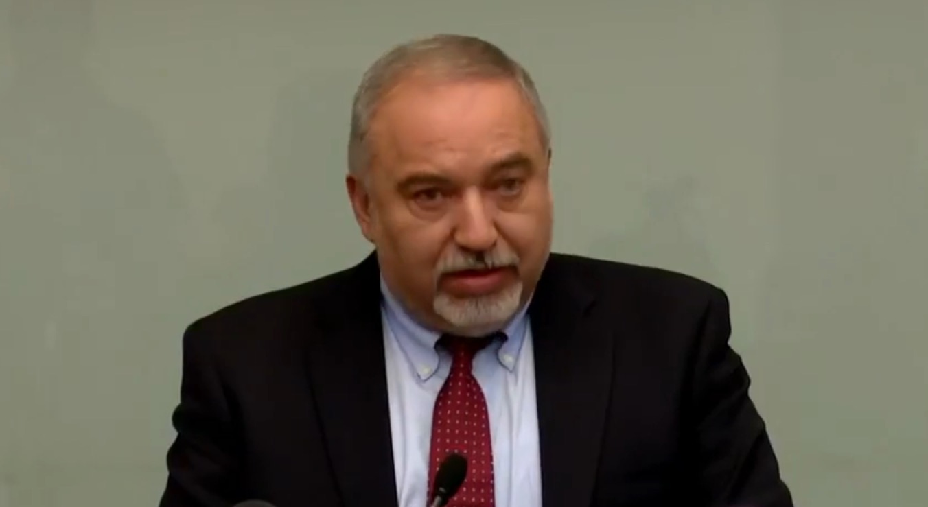 Liberman hivatalosan is benyújtja lemondását - Új Kelet Live