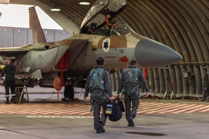 Támadásban 3 fronton - Új Kelet Live